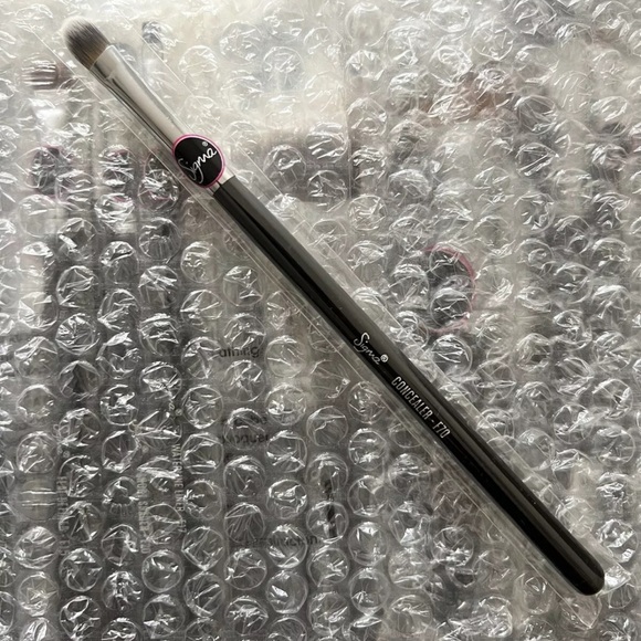 Sigma Beauty | Makeup | Bnwt Sigma Beauty Original F7 Black Bunny ...